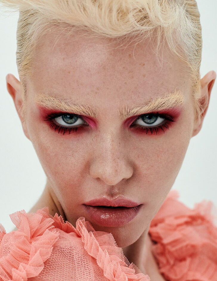 BEAUTY SCENE EXCLUSIVE: All Eyes On Me by Alena Saz